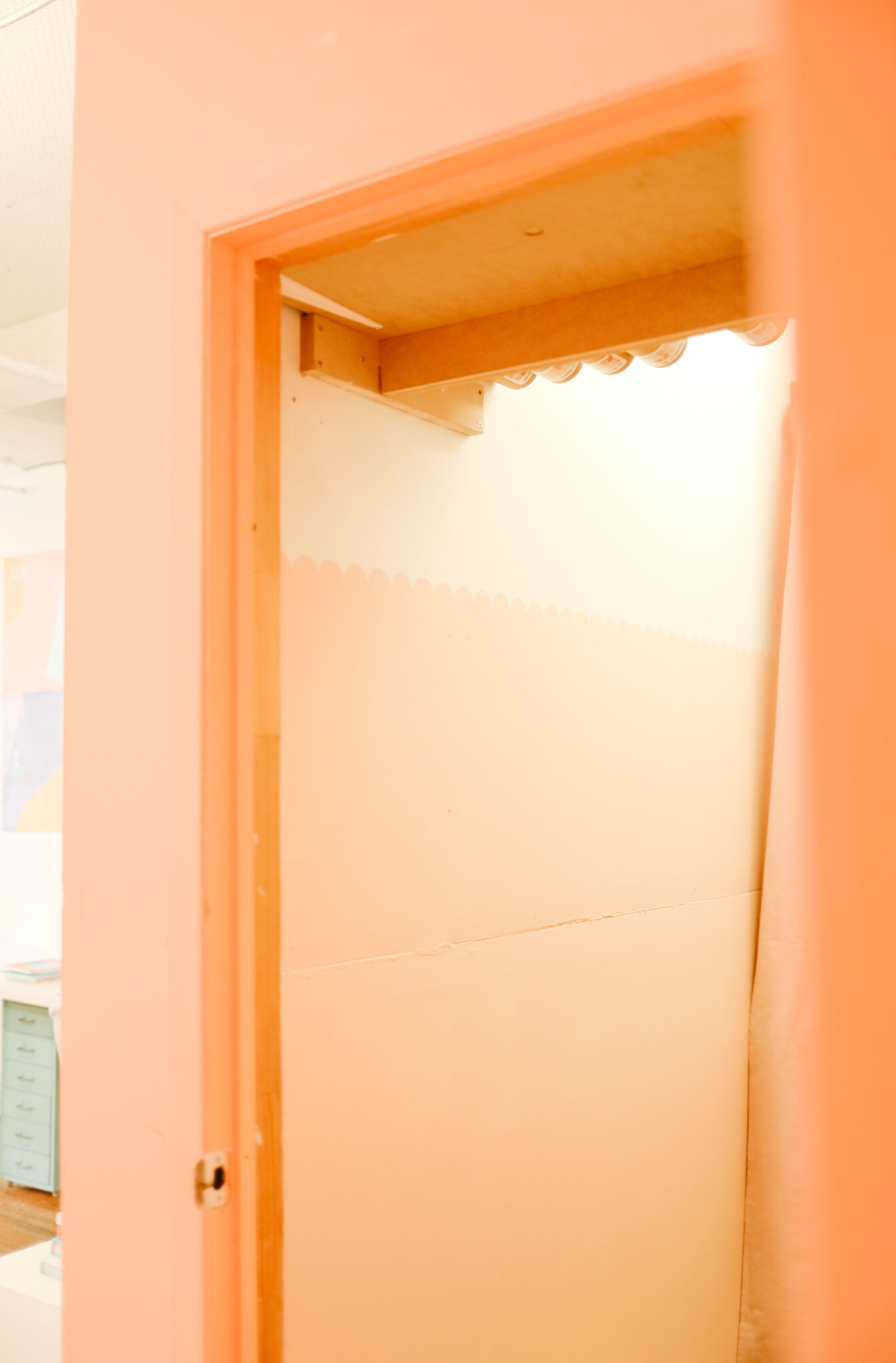 How to DIY The Cutest Scalloped Wall - Hey Maca