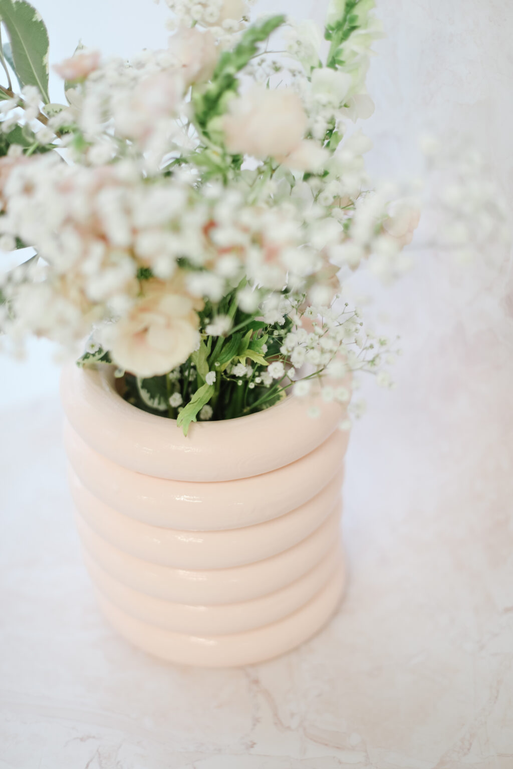 Let's DIY the Prettiest Wavy Flower Vase - Hey Maca
